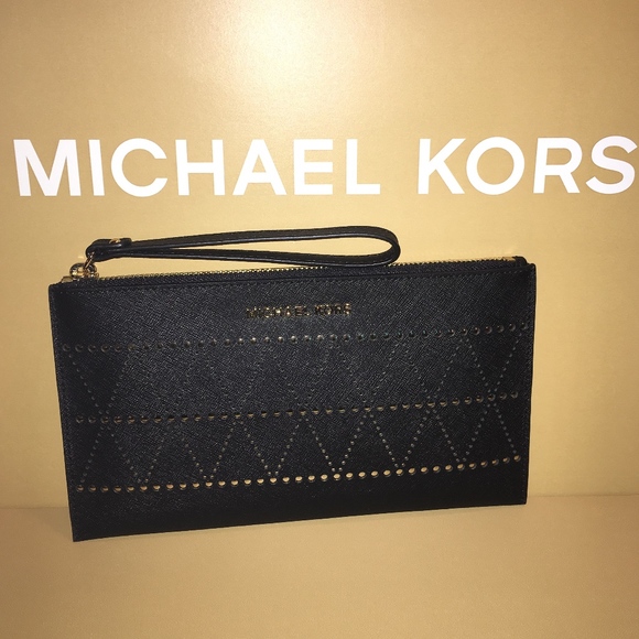 Michael Kors | Bags | Nwt Michael Kors Large Zip Clutch Wristlet | Poshmark
